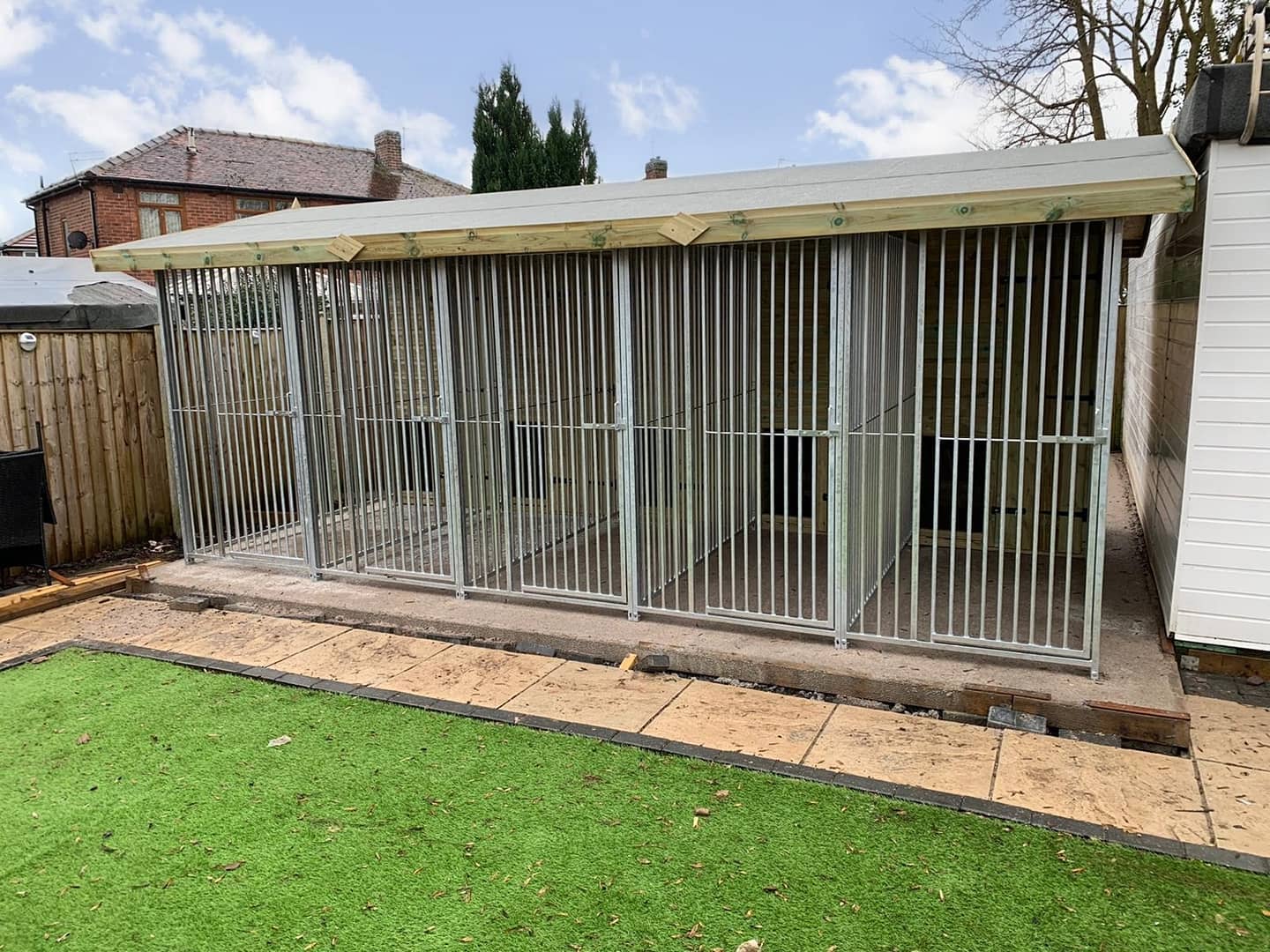 16.5 X 8 ft Five Bay Dog Kennel | Kennel Company