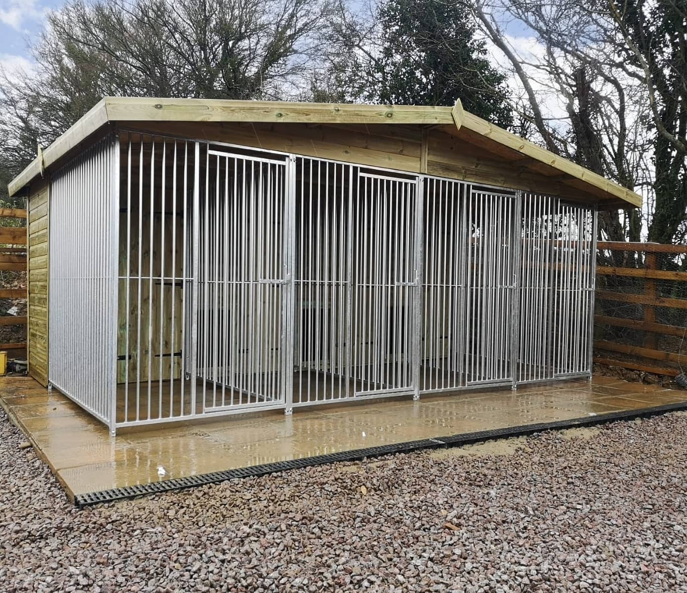 16 X 8 ft Four Bay Dog Kennel | Kennel Company