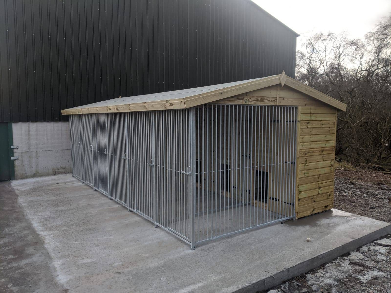 20 X 10 ft Six Bay Dog Kennel | Kennel Company